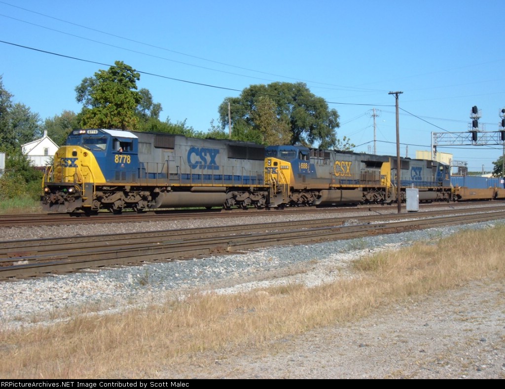 CSX 8778, 688 & 765